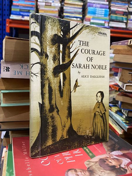 The Courage of Sarah Noble - Alice Dalgliesh – Momo Bookstore