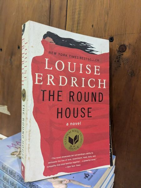 The round house - Louise Erdrich – Momo Bookstore