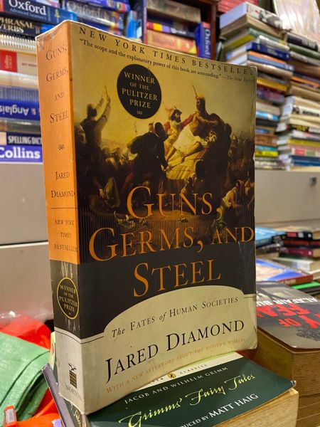 Guns, Germs, and Steel - Jared Diamond – Momo Bookstore