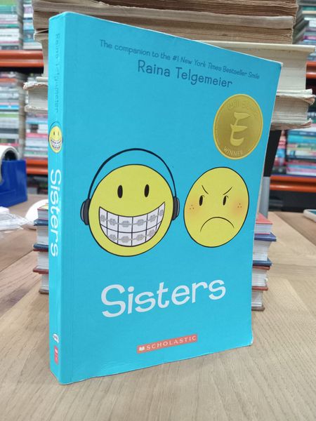 Sisters - Raina Telgemeier – Momo Bookstore