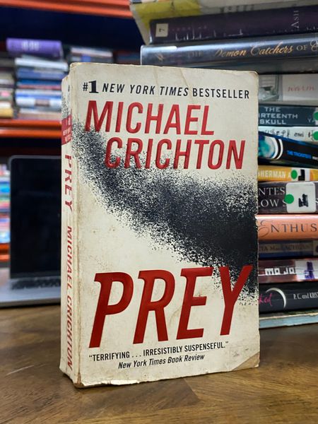 Prey - Michael Crichton – Momo Bookstore