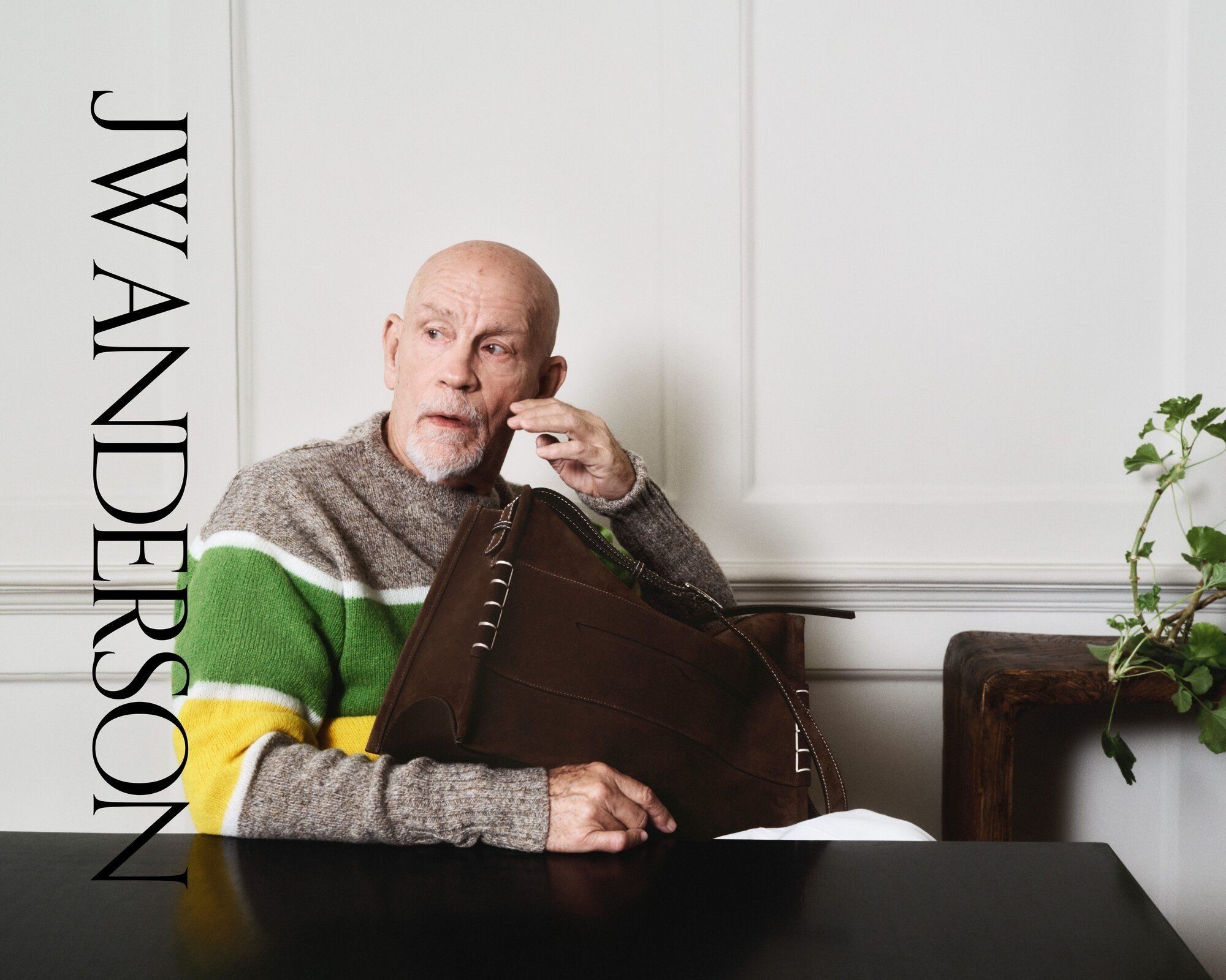 Loafer Bag của JW Anderson qua ánh nhìn điện ảnh của John Malkovich ...