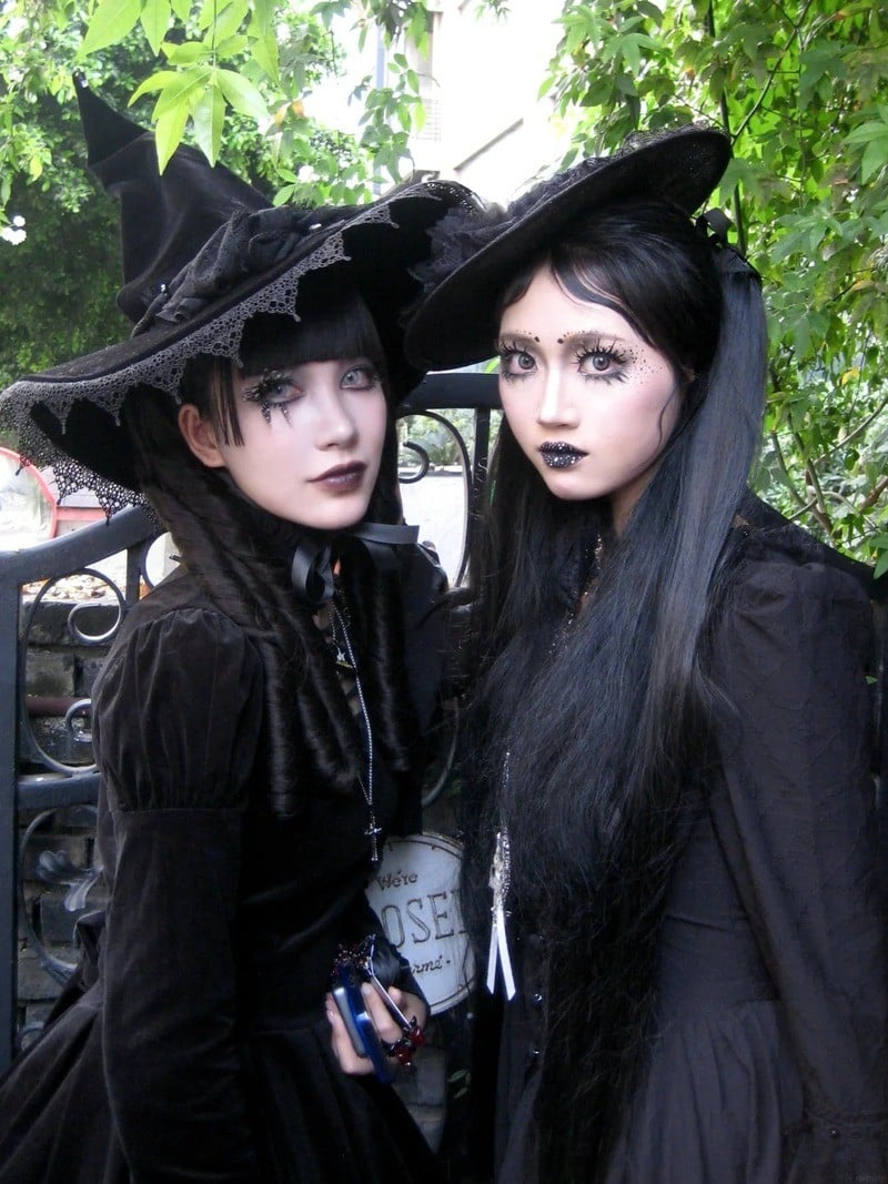 Gothic style là gì? 20 Cách phối đồ phong cách Gothic siêu ngầu