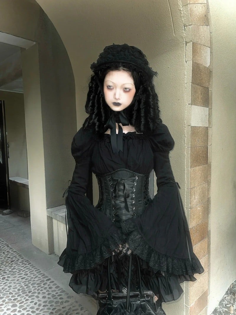 Gothic style là gì? 20 Cách phối đồ phong cách Gothic siêu ngầu