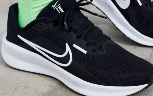 Những mẫu giày Nike nữ đẹp nhất 2025