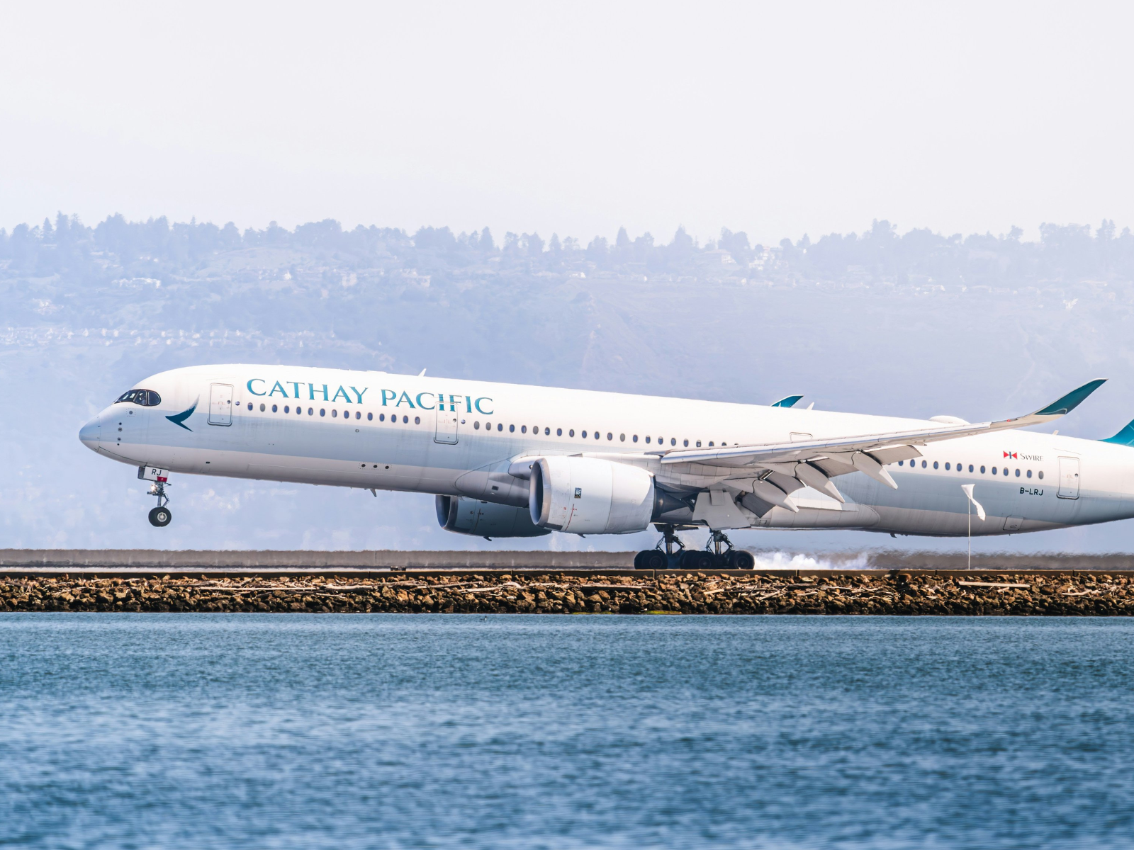 Trải nghiệm hãng hàng không Cathay Pacific - Tiện nghi, dịch vụ và l ...