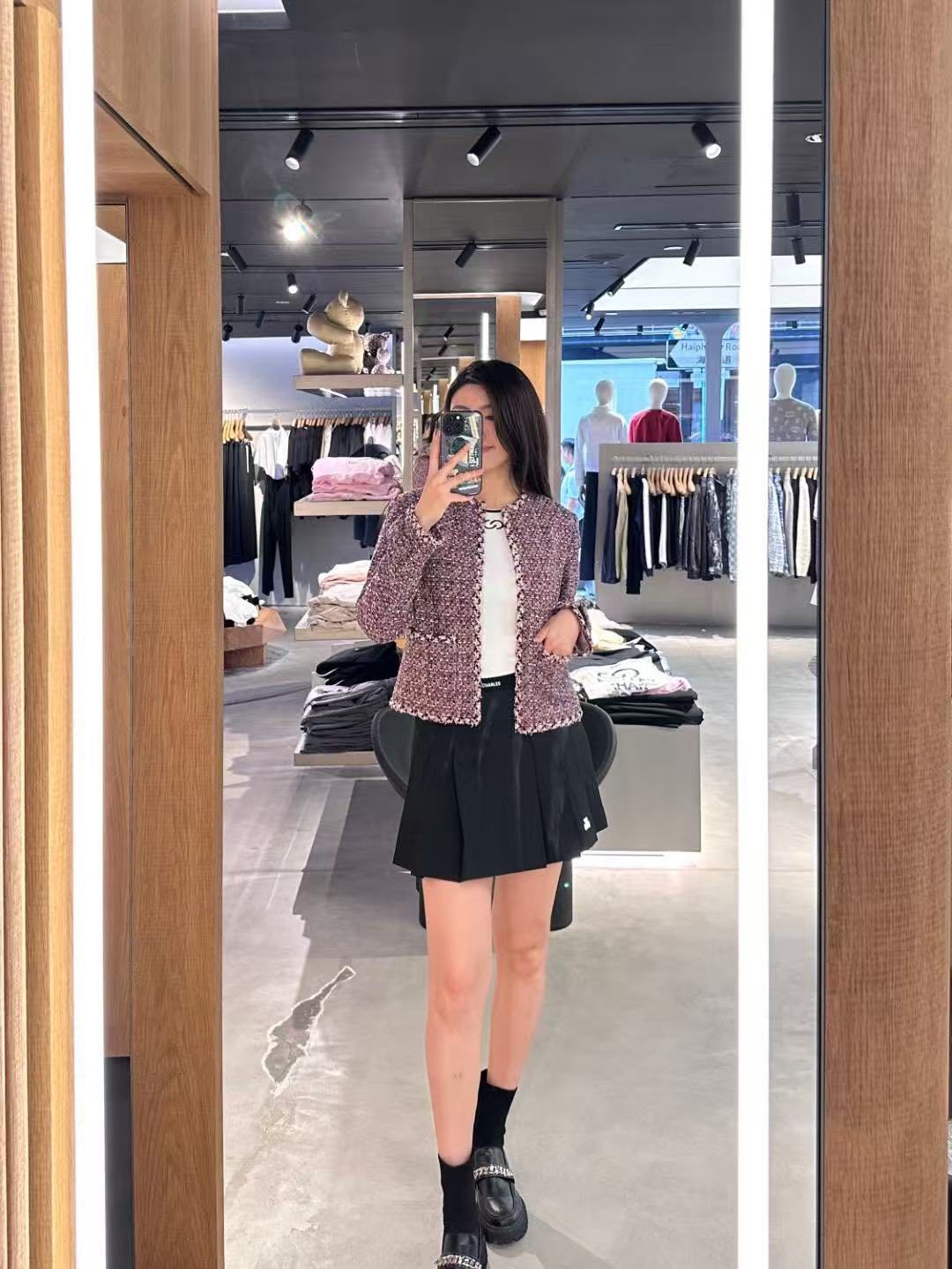 Mix & Match Set Đồ Chester Charles Cho Mùa Hoa Tam Giác Mạch