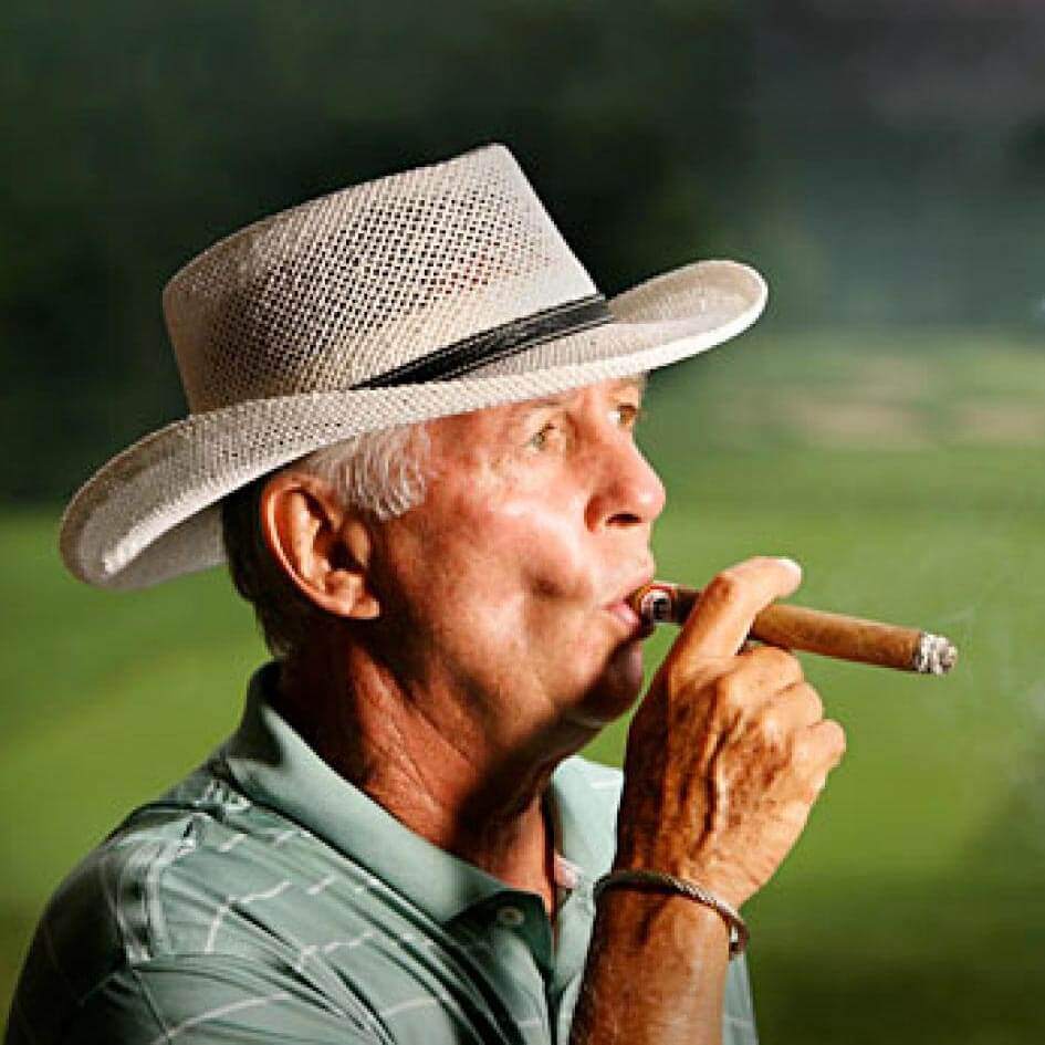 Cách hút cigar đúng cách – Không cay, không đắng – DEVA Shop