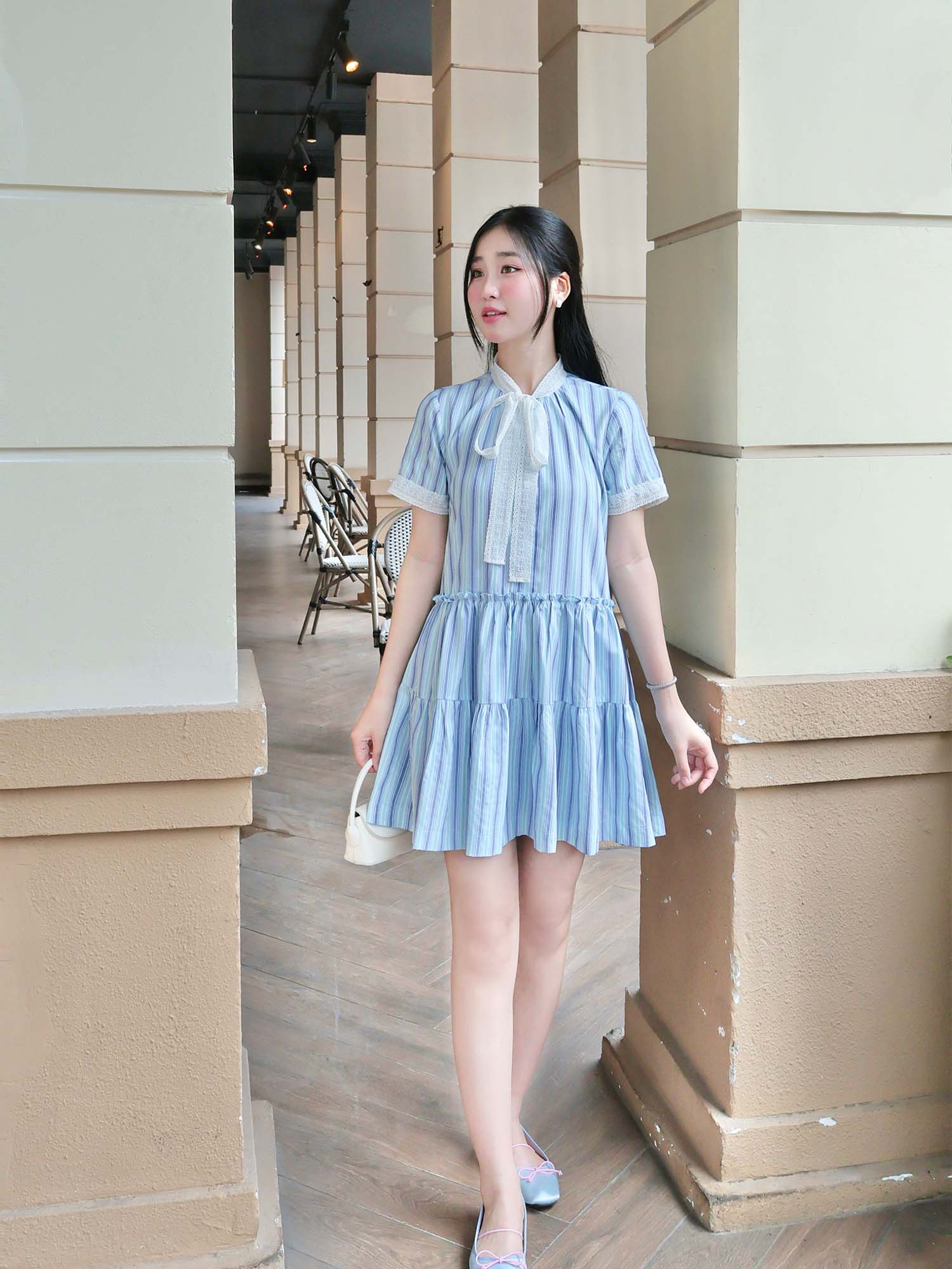 Đầm sọc phối ren viền cổ – MARC