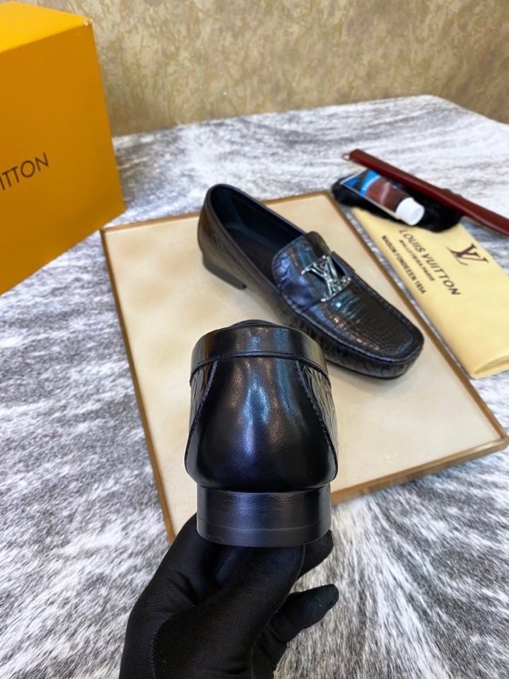 GIÀY MOCCASSIN NAM L V DA CÁ SẤU BỤNG NHẬP THÁI – ĐẾ DA THẬT, FORM CHU ...