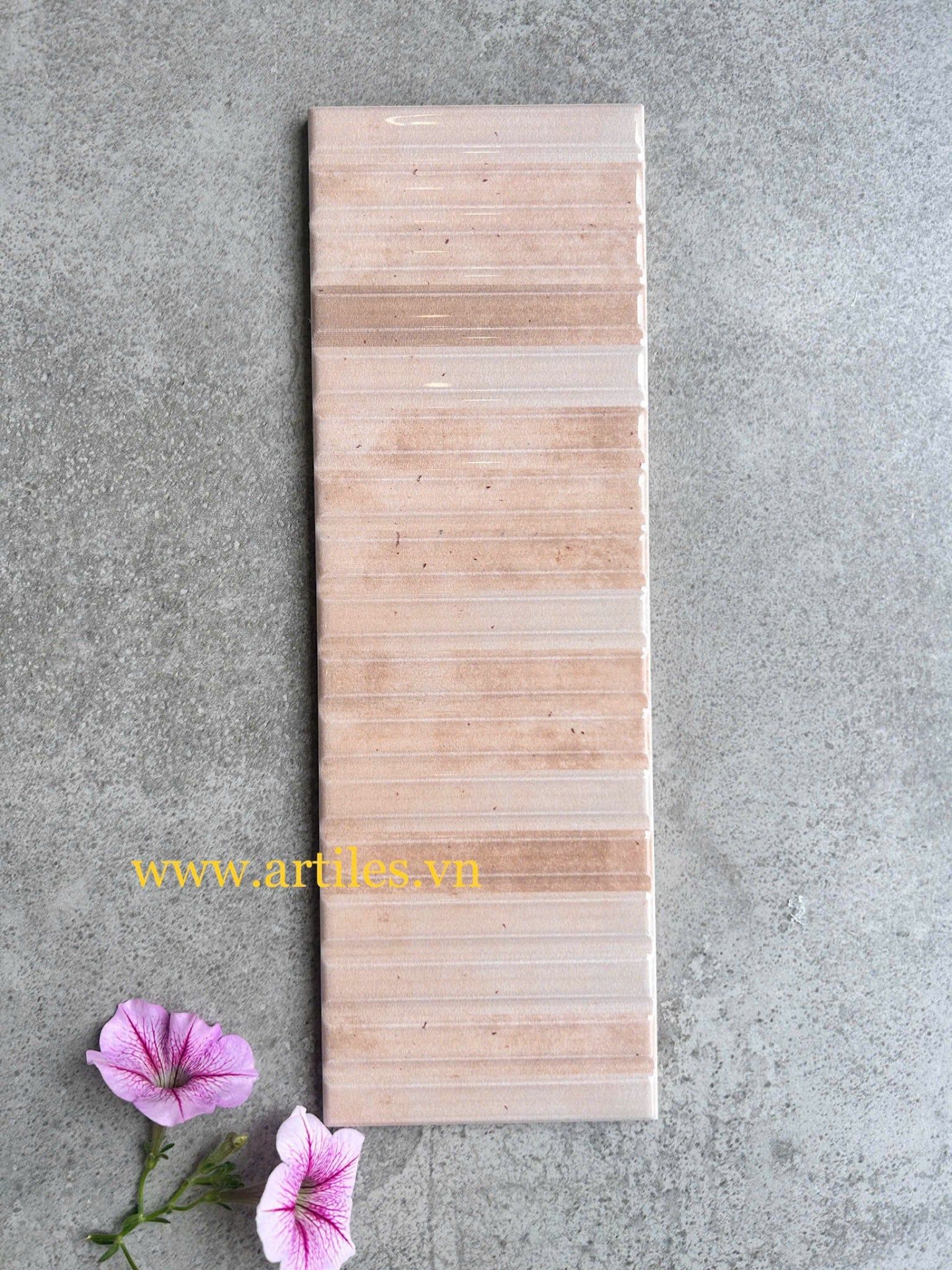 Gạch ốp tường vân ngang Kit Kat – Artiles Tinh hoa từ đôi tay