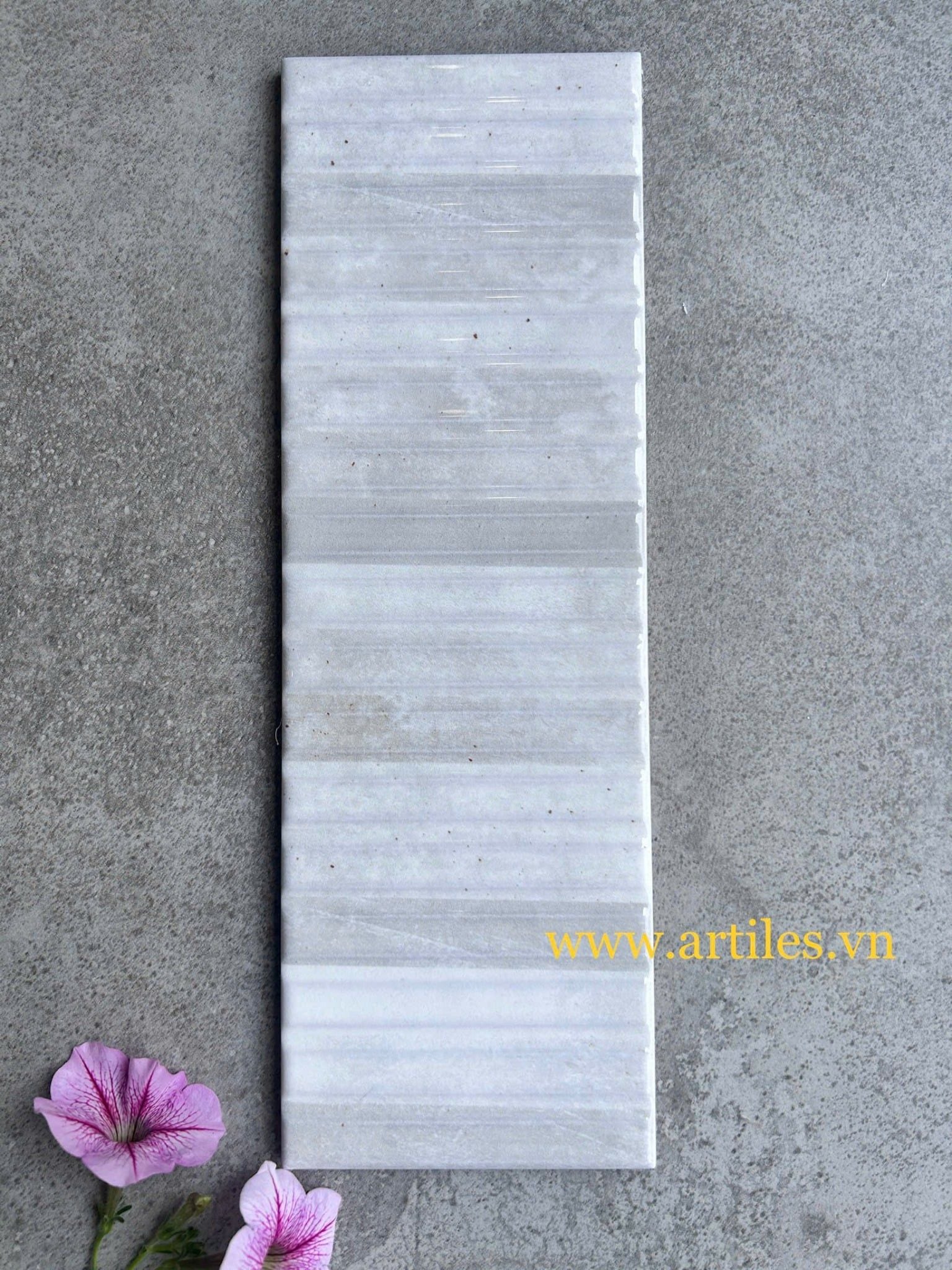 Gạch ốp tường vân ngang Kit Kat – Artiles Tinh hoa từ đôi tay