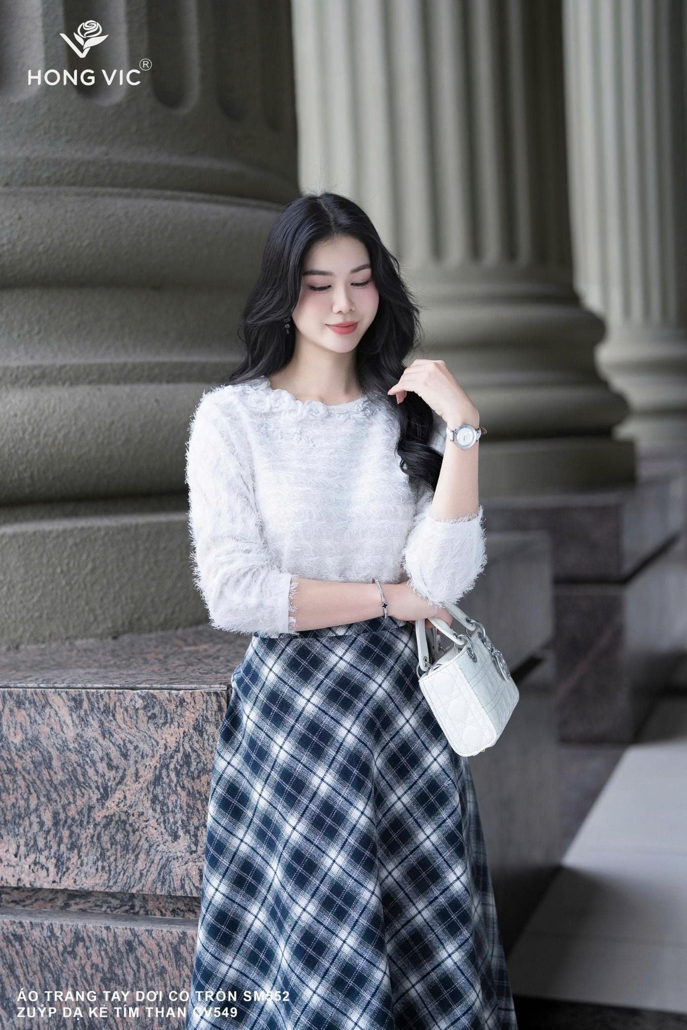 Áo trắng tay dơi cổ tròn SM552 – hongvicfashion