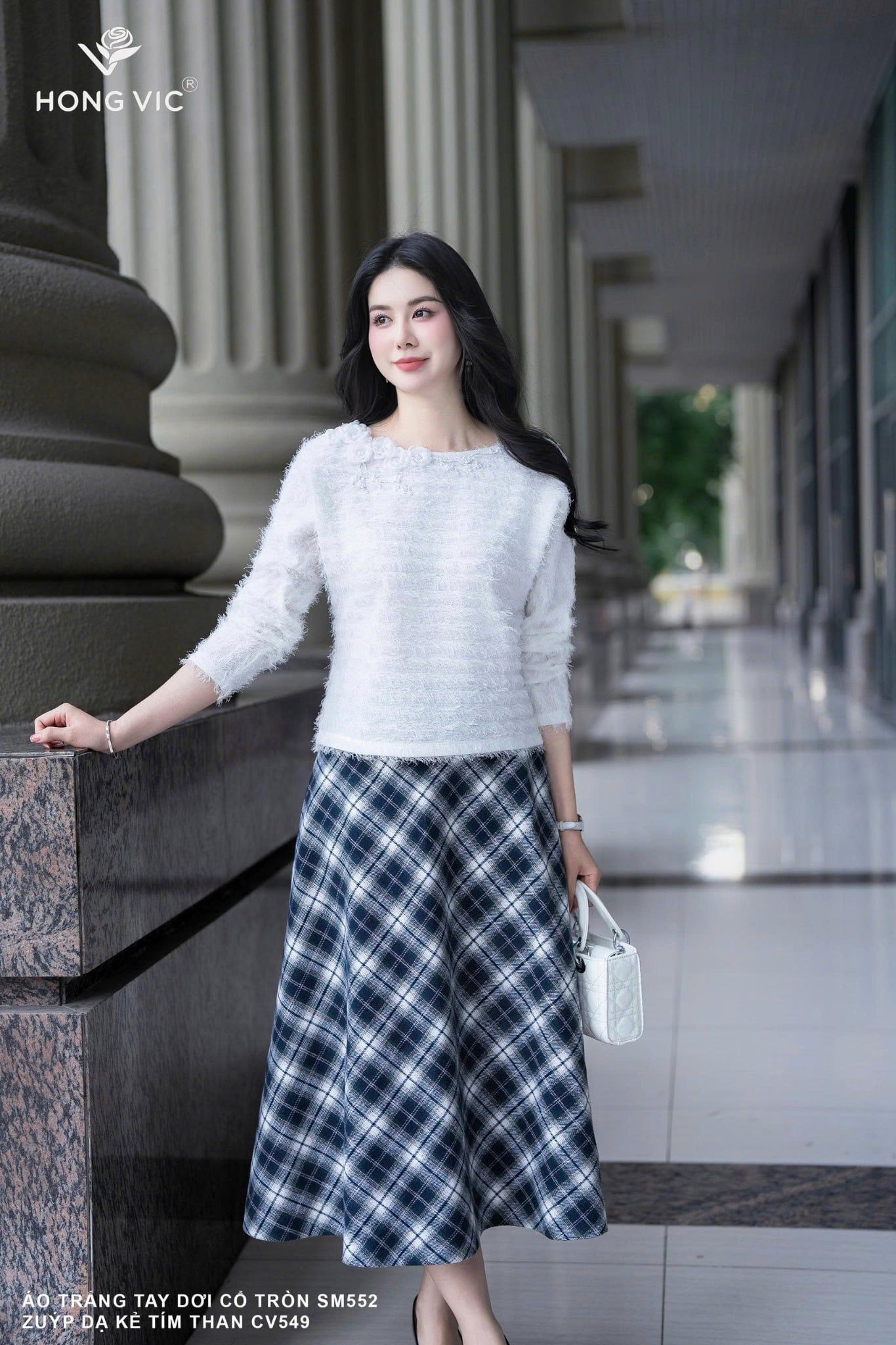 Áo trắng tay dơi cổ tròn SM552 – hongvicfashion