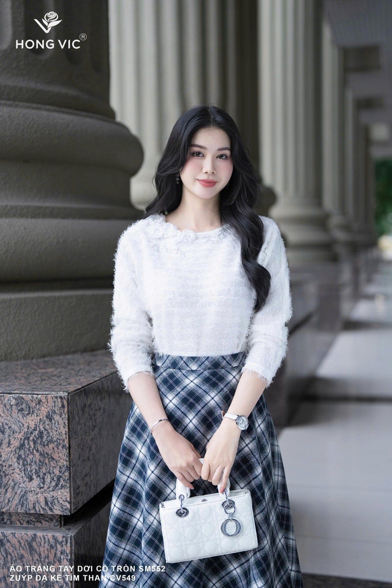 Áo trắng tay dơi cổ tròn SM552 – hongvicfashion