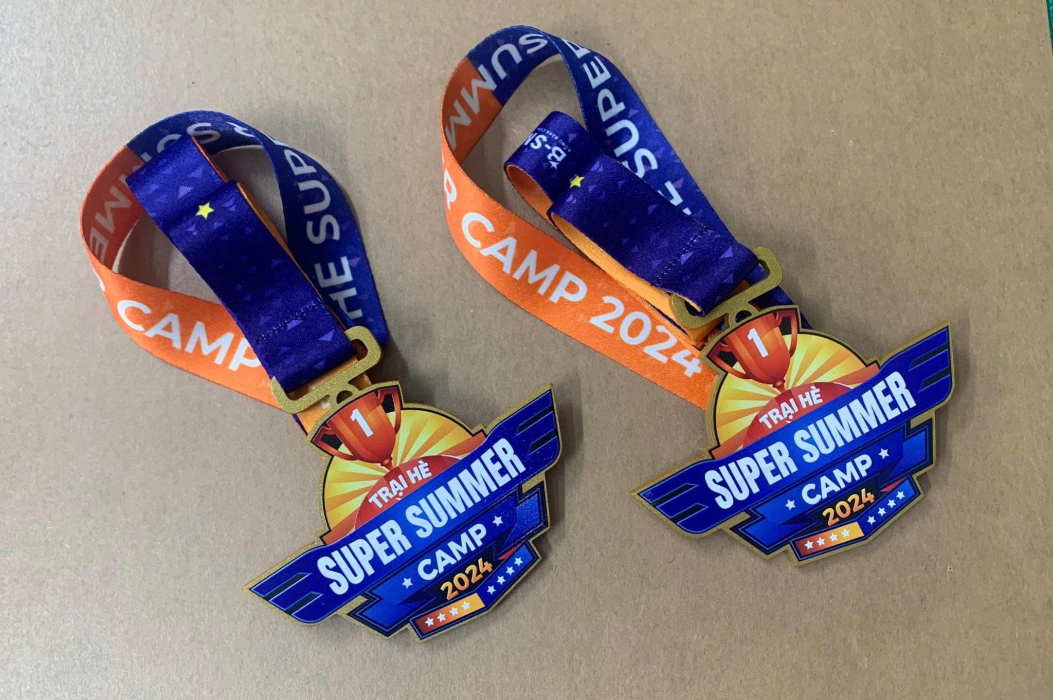 HUY CHƯƠNG TẠO HÌNH TÙY CHỈNH - SUPER SUMMER CAMP – Pha lê Happy brand