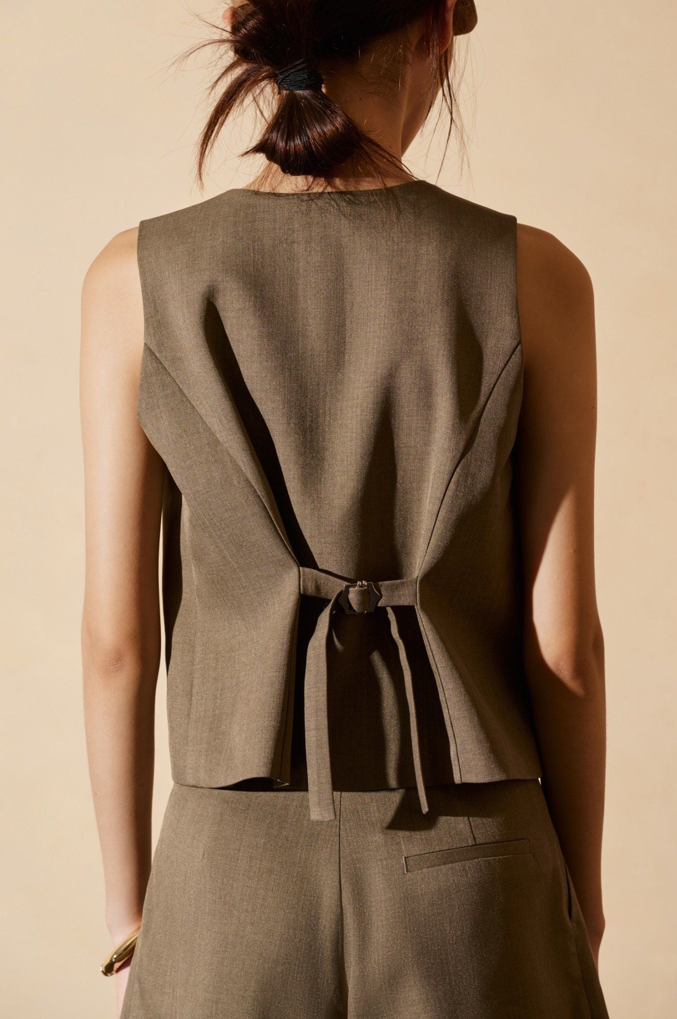 Brown Regular Fit Gilet Top – LIBÉ