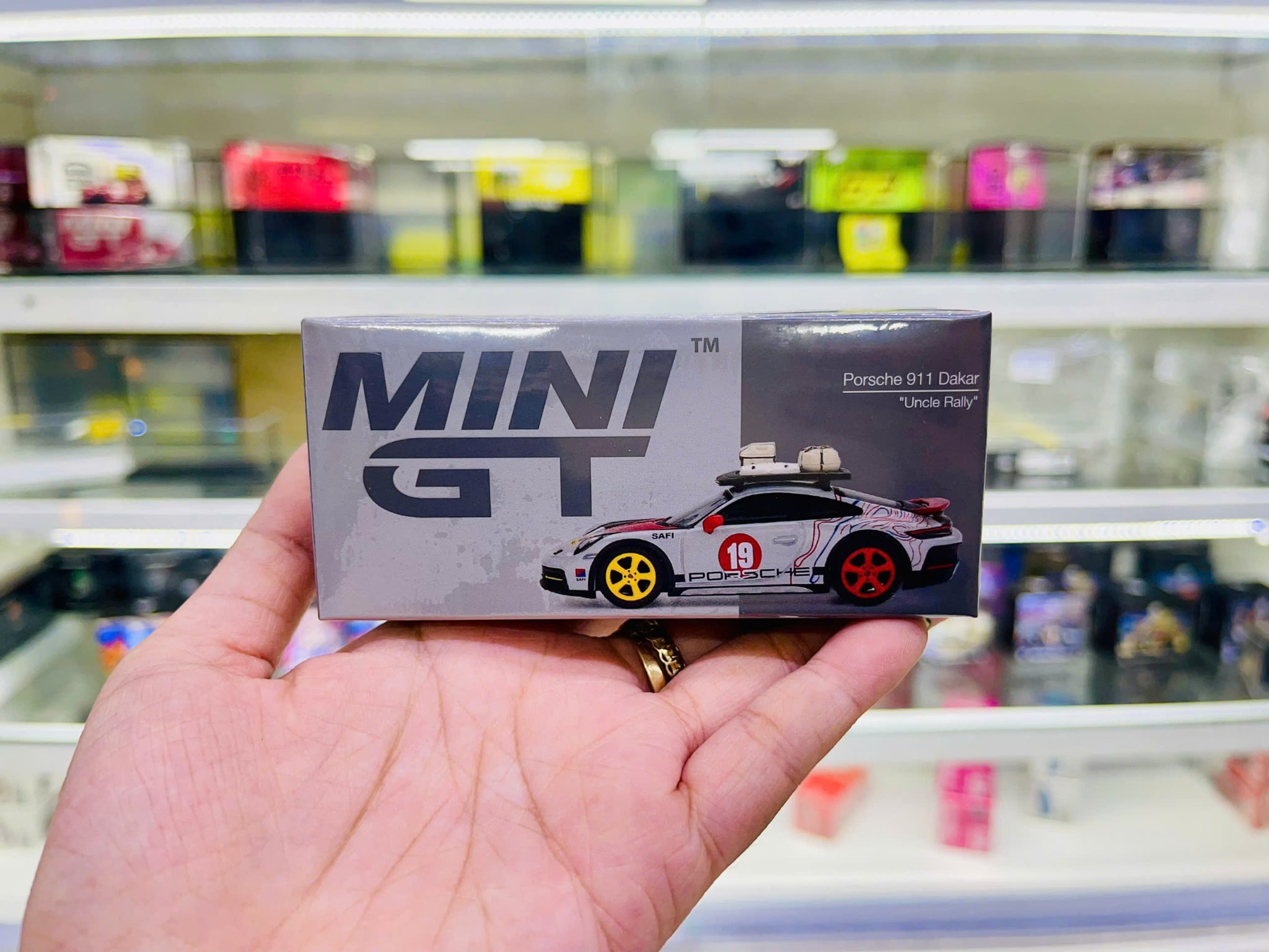 Mô hình xe ô tô tỉ lệ 1:64 MiniGT – Cửa Hàng Mô Hình Autono1.vn