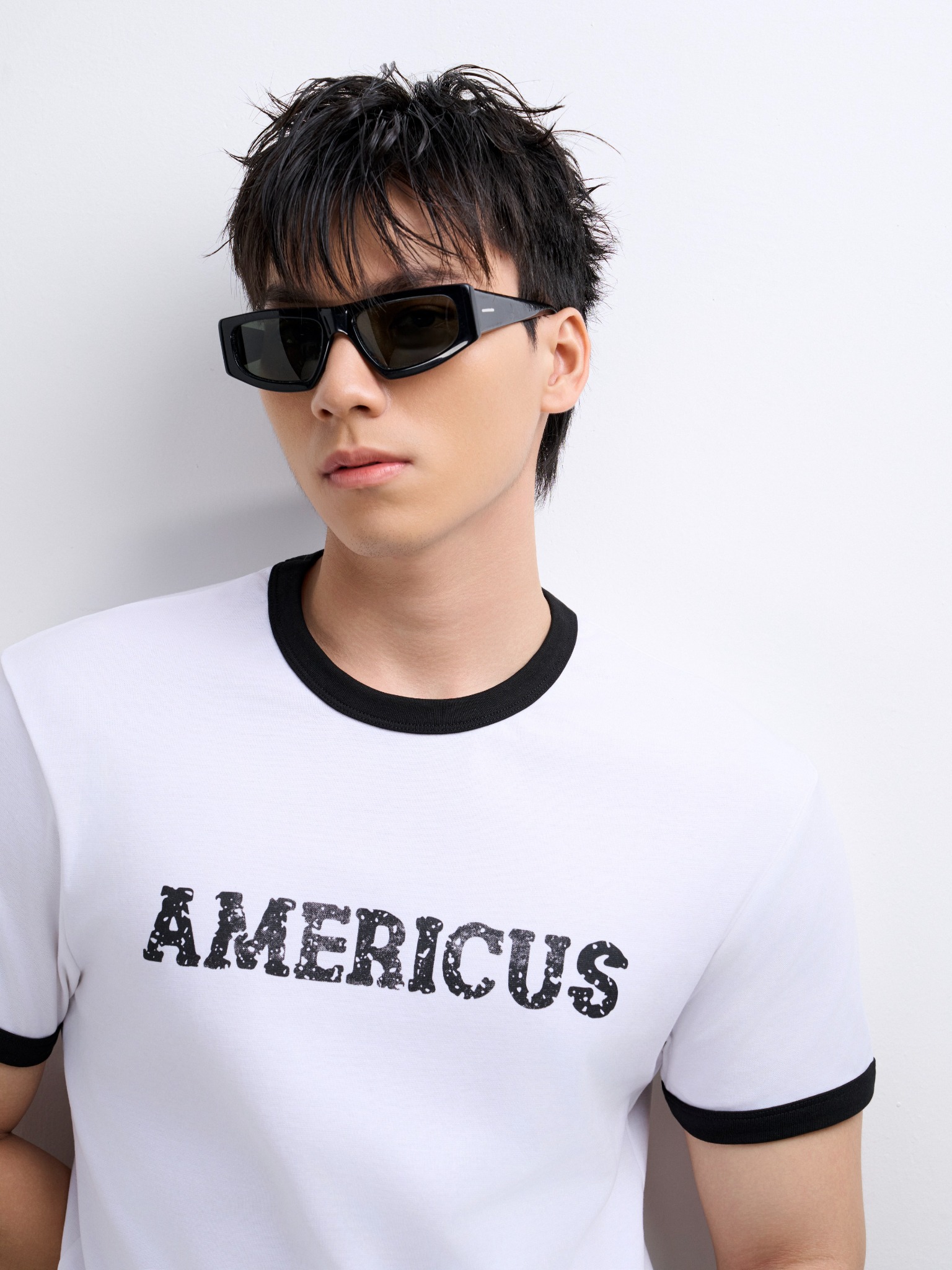 TT13 BODY-FIT CROPPED T-SHIRT - WHITE – Americus Gosani