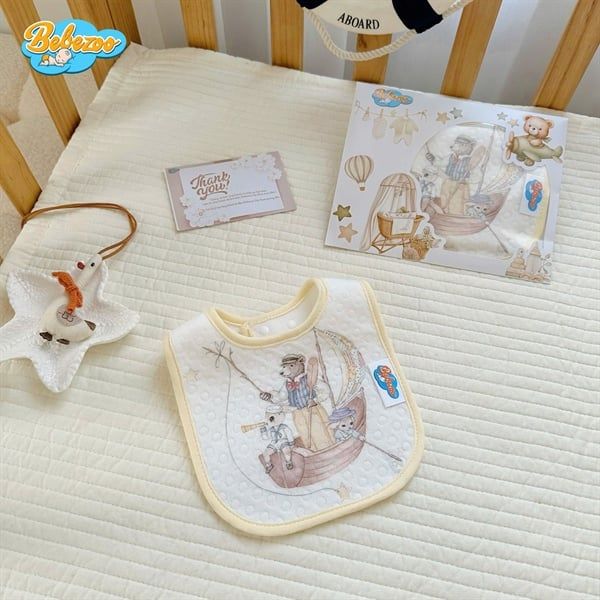 Yếm chống thấm cotton organic họa tiết cổ tích Bebezoo – Suri Store