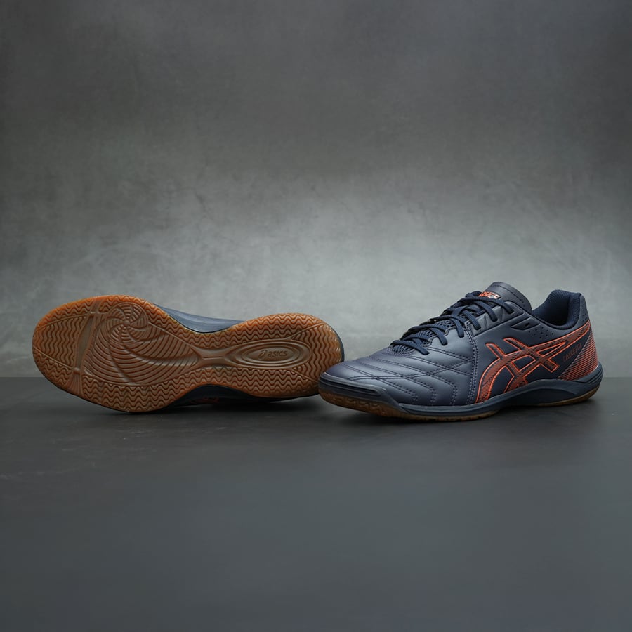 GIÀY ĐÁ BÓNG SÂN FUTSAL ASICS CALCETTO WD 9 IC - 1113A037-401 – Thanh ...