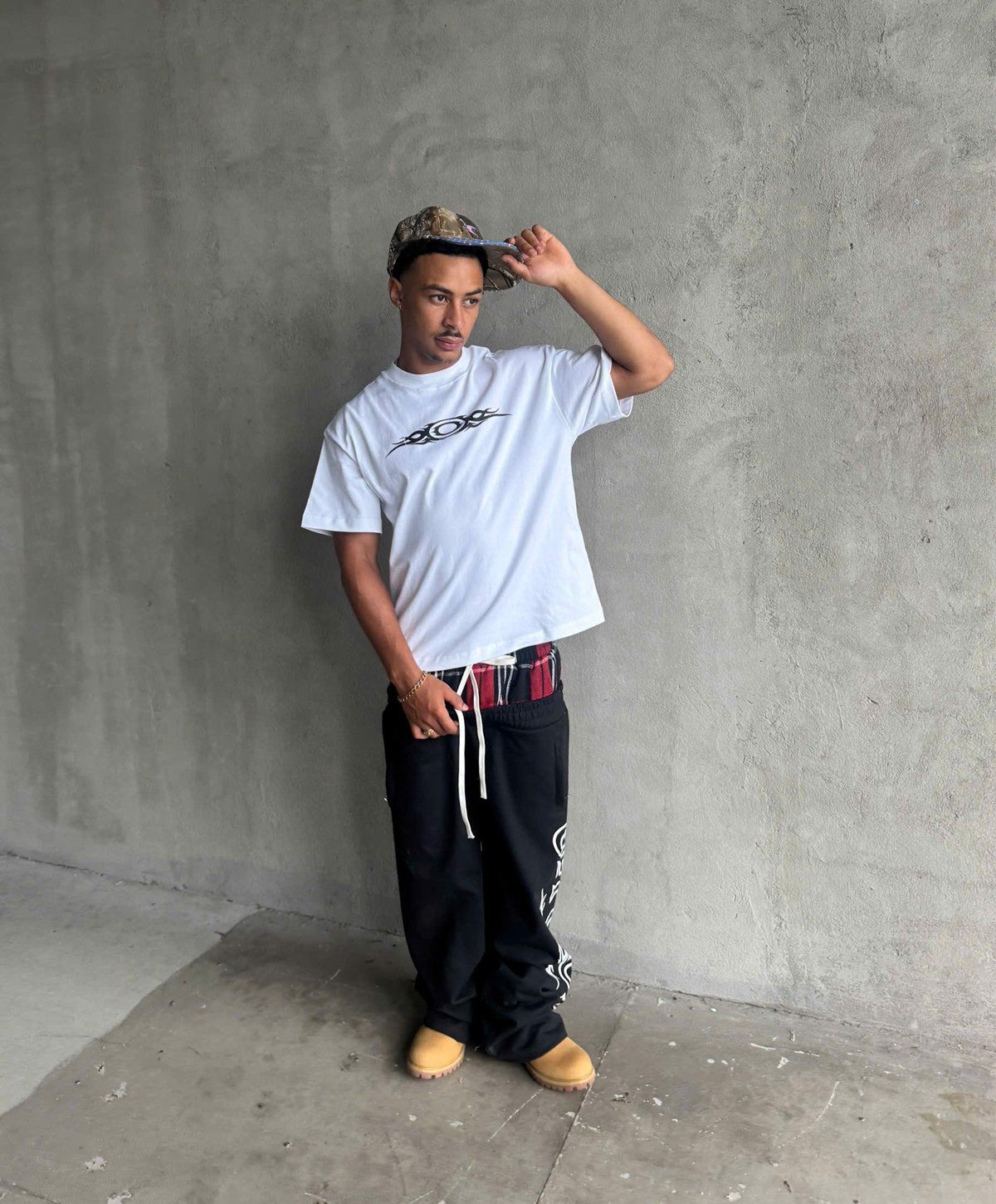 OFFONOFF OVB LOGO TEE / WHITE – OFFONOFFCLUB