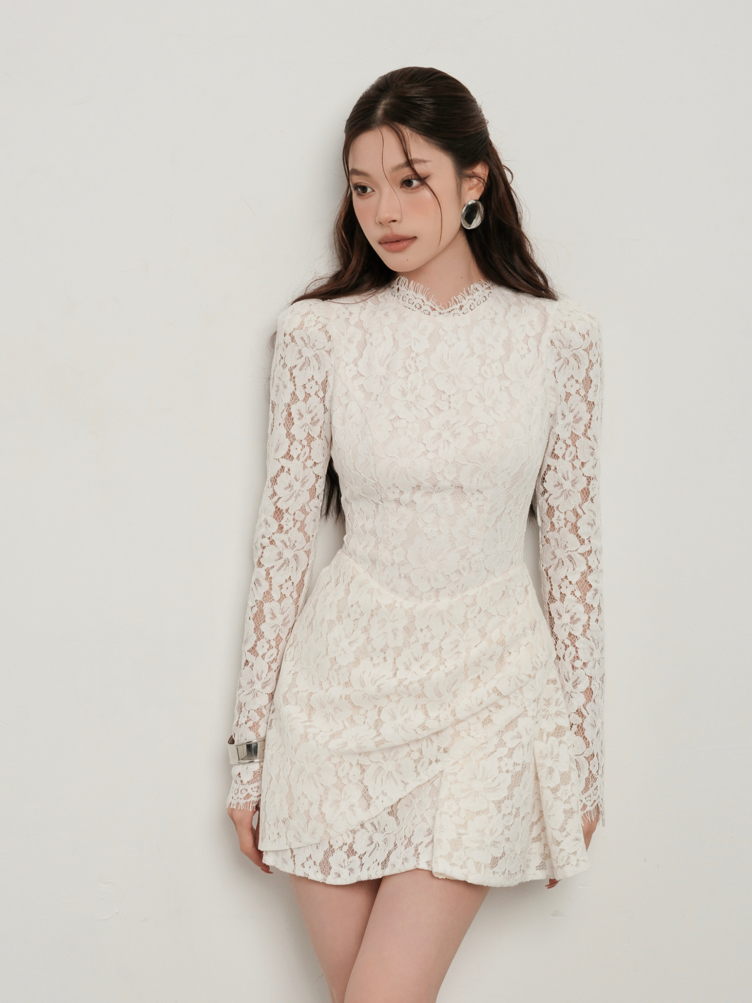 ĐẦM REN NGẮN AURA DRESS - C'MEE