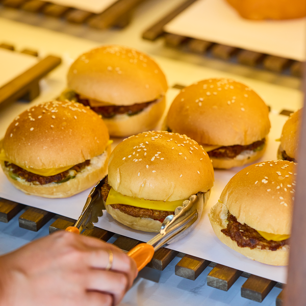 Bánh buger heo - Freshgarden.vn