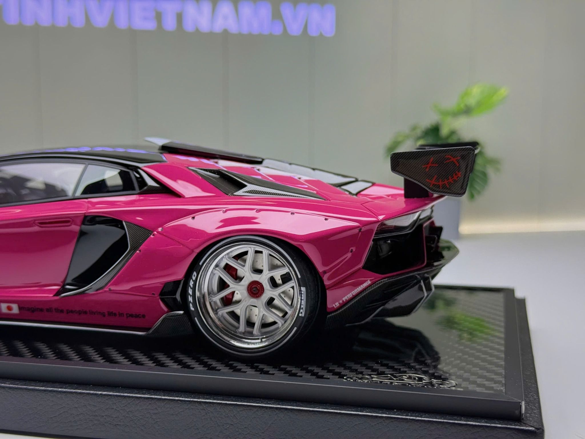 XE MÔ HÌNH LAMBORGHINI AVENTADOR SVJ LBW PINK,TỶ LỆ 1/18 VIP MODEL – Mô ...