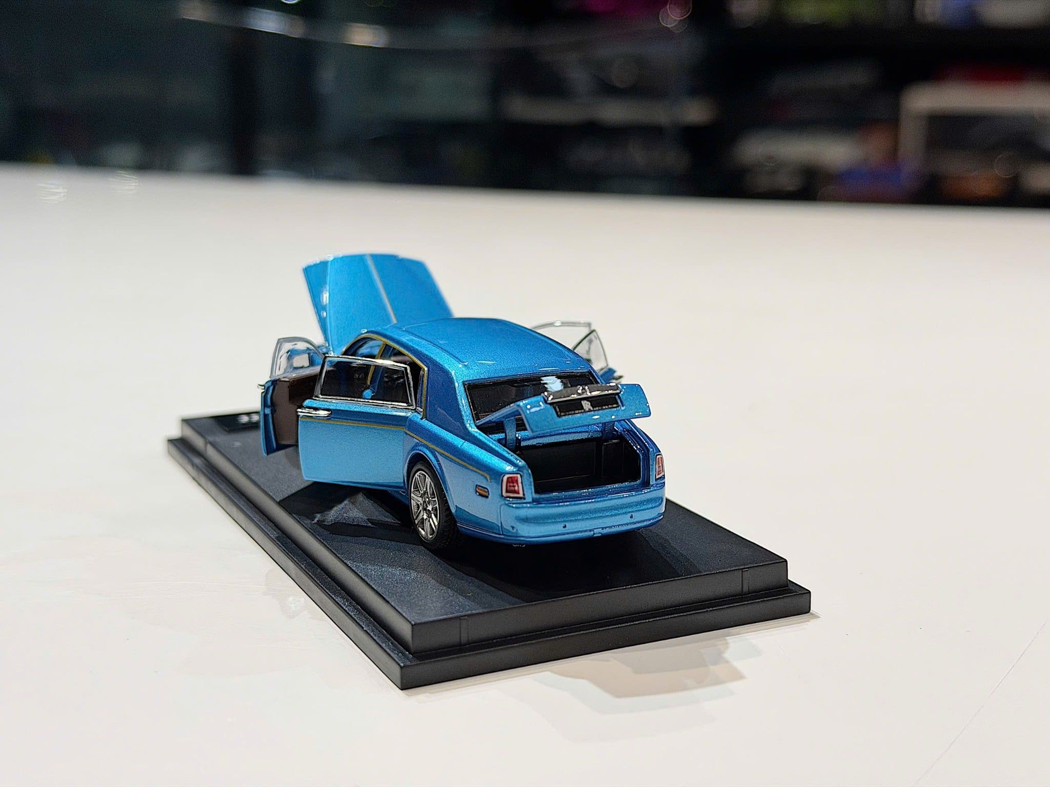 XE MÔ HÌNH ROLLS ROYCE PHANTOM BLUE,TỶ LỆ 1/64 DCM – Mô Hình Tĩnh Việt Nam