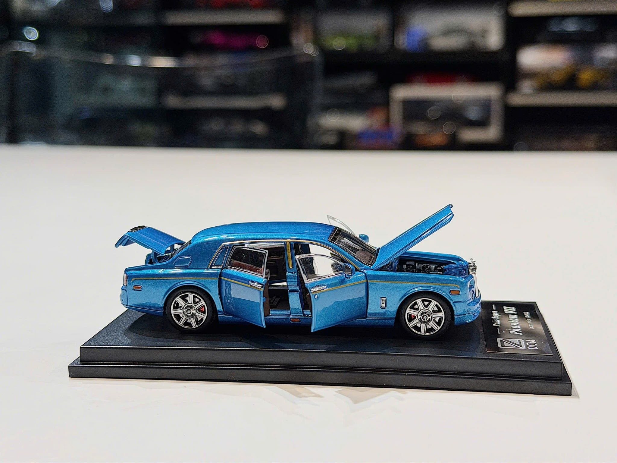 XE MÔ HÌNH ROLLS ROYCE PHANTOM BLUE,TỶ LỆ 1/64 DCM – Mô Hình Tĩnh Việt Nam