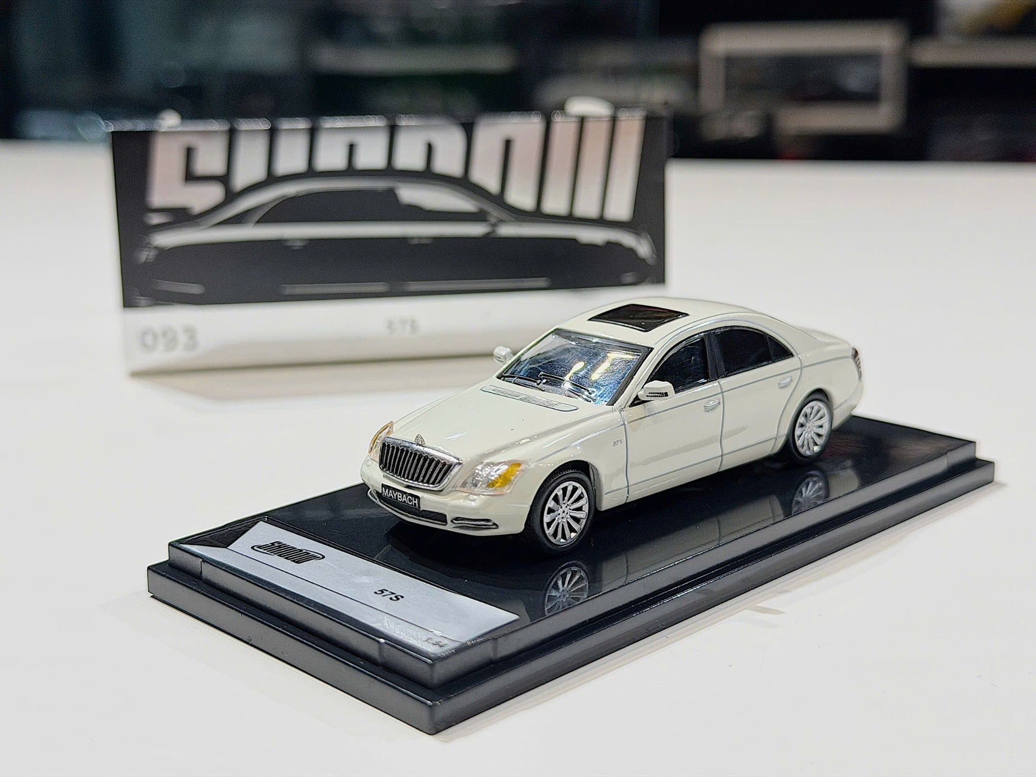 XE MÔ HÌNH MAYBACH 57S WHITE,TỶ LỆ 1/64 SHADOW – Mô Hình Tĩnh Việt Nam