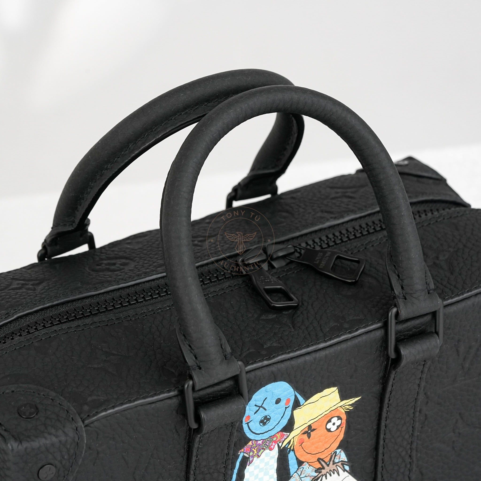 Túi Louis Vuitton Soft Trunk Cartoon LV Friends Taurillon Monogram siz ...