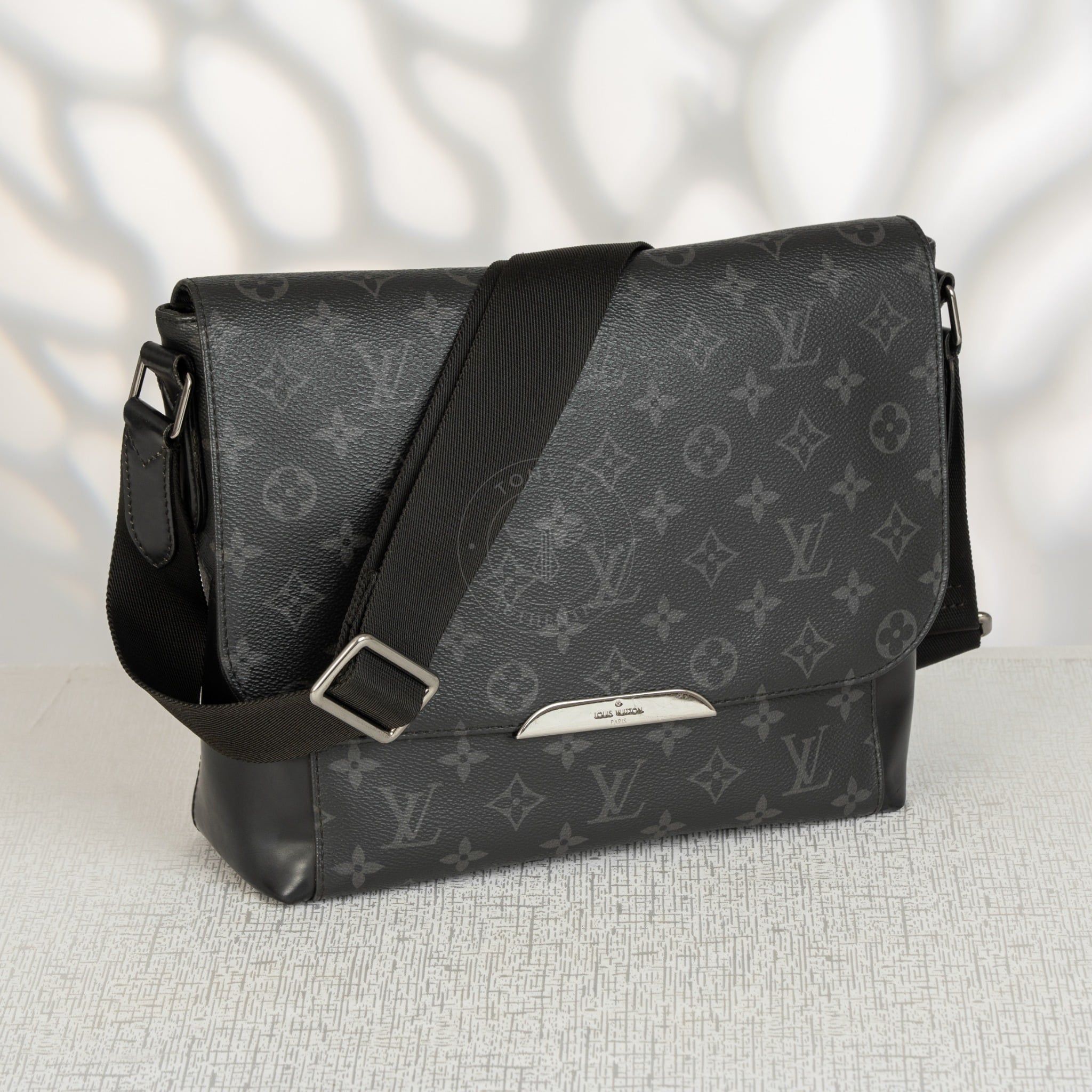 Túi Louis Vuitton Explorer Messenger Monogram Eclipse Black Size 29 ...