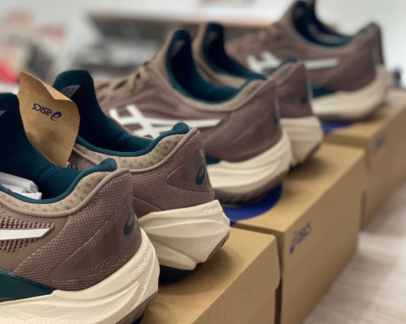 Giày Nam Asics Court FF 3 'Taupe Grey White' 1041A370-020 – LUXITY