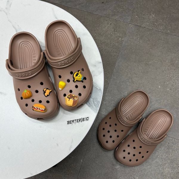 863 - Dép Sandal Clog Unisex Crocs Classic - Choco Milk - Beater 8.10