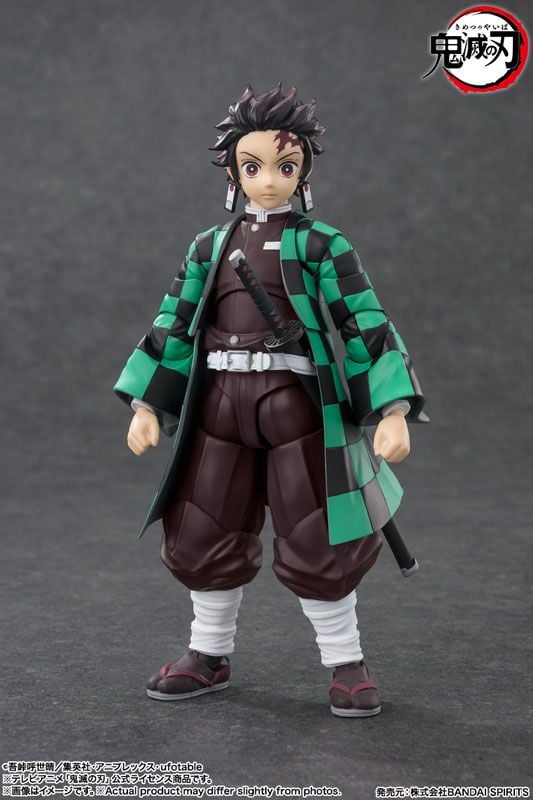 S.H.Figuarts Tanjiro Kamado - Demon Slayer Kimetsu no Yaiba | Bandai S ...