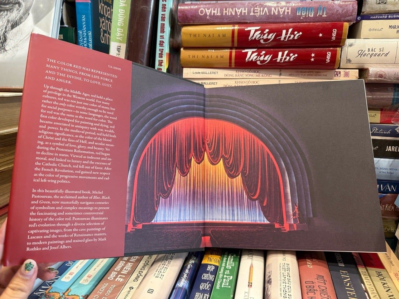 RED : The History of a Color – Momo Bookstore