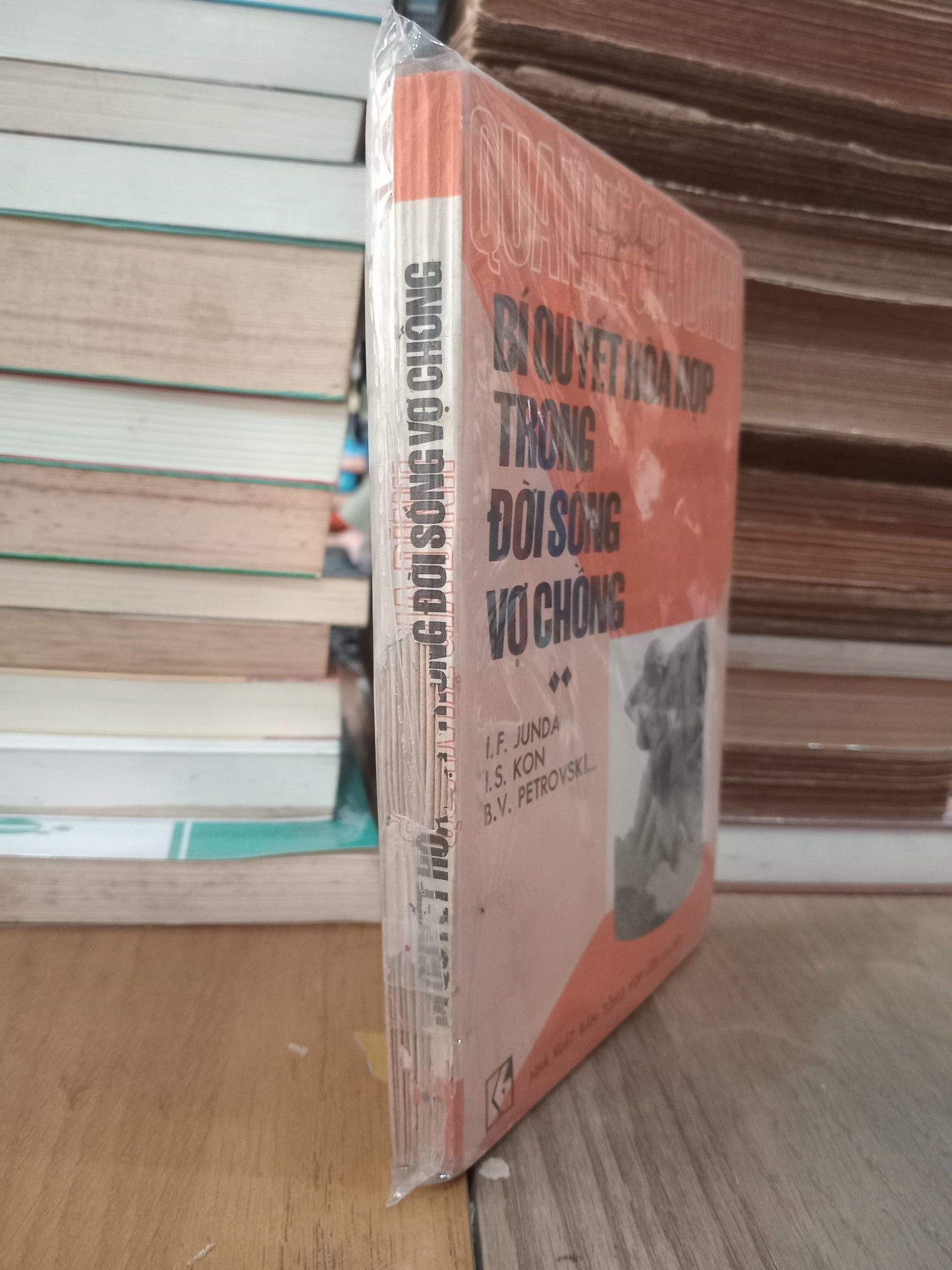 Quan hệ gia đình: Bí quyết hòa hợp trong đời sống vợ chồng - I. F. Jun ...