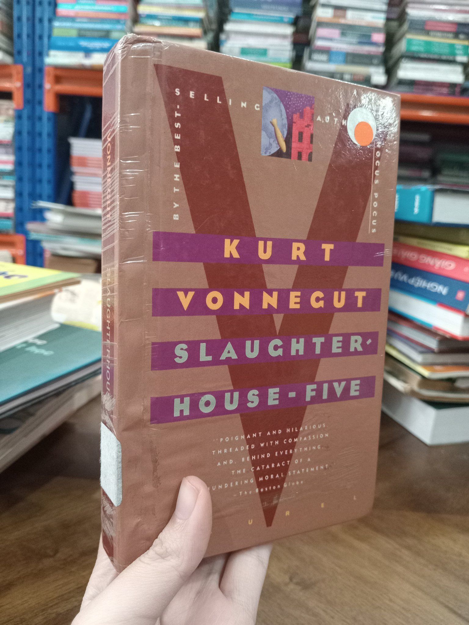 Slaughter house-five - Kurt Vonnegut – Momo Bookstore