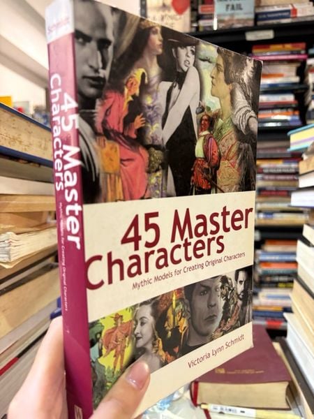 45 master characters - Victoria Lynn Schmidt – Momo Bookstore