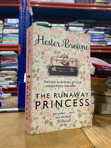 The Runaway Princess - Hester Browne – Momo Bookstore