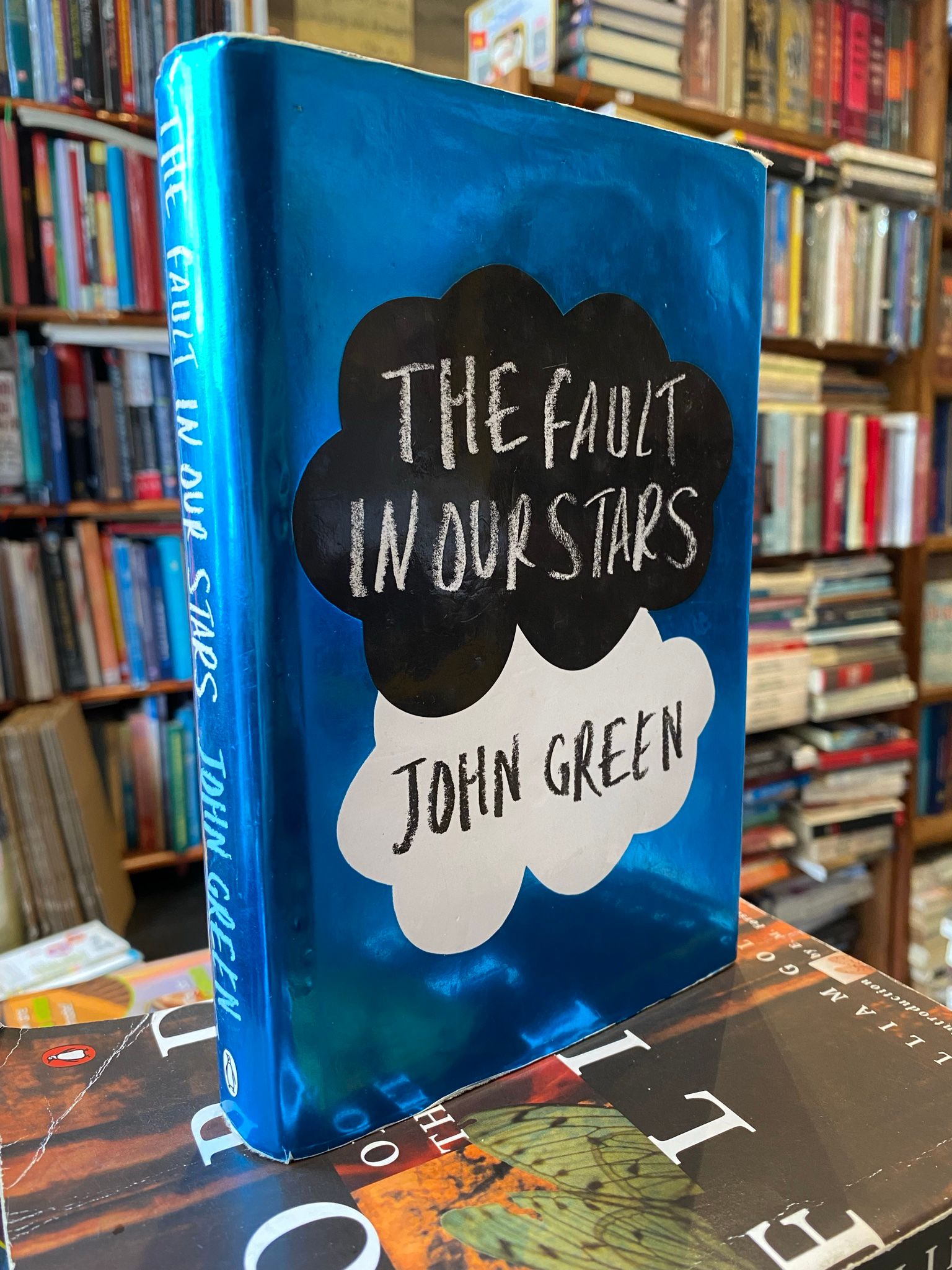THE FAULT IN OUR STARS - John Green – Momo Bookstore