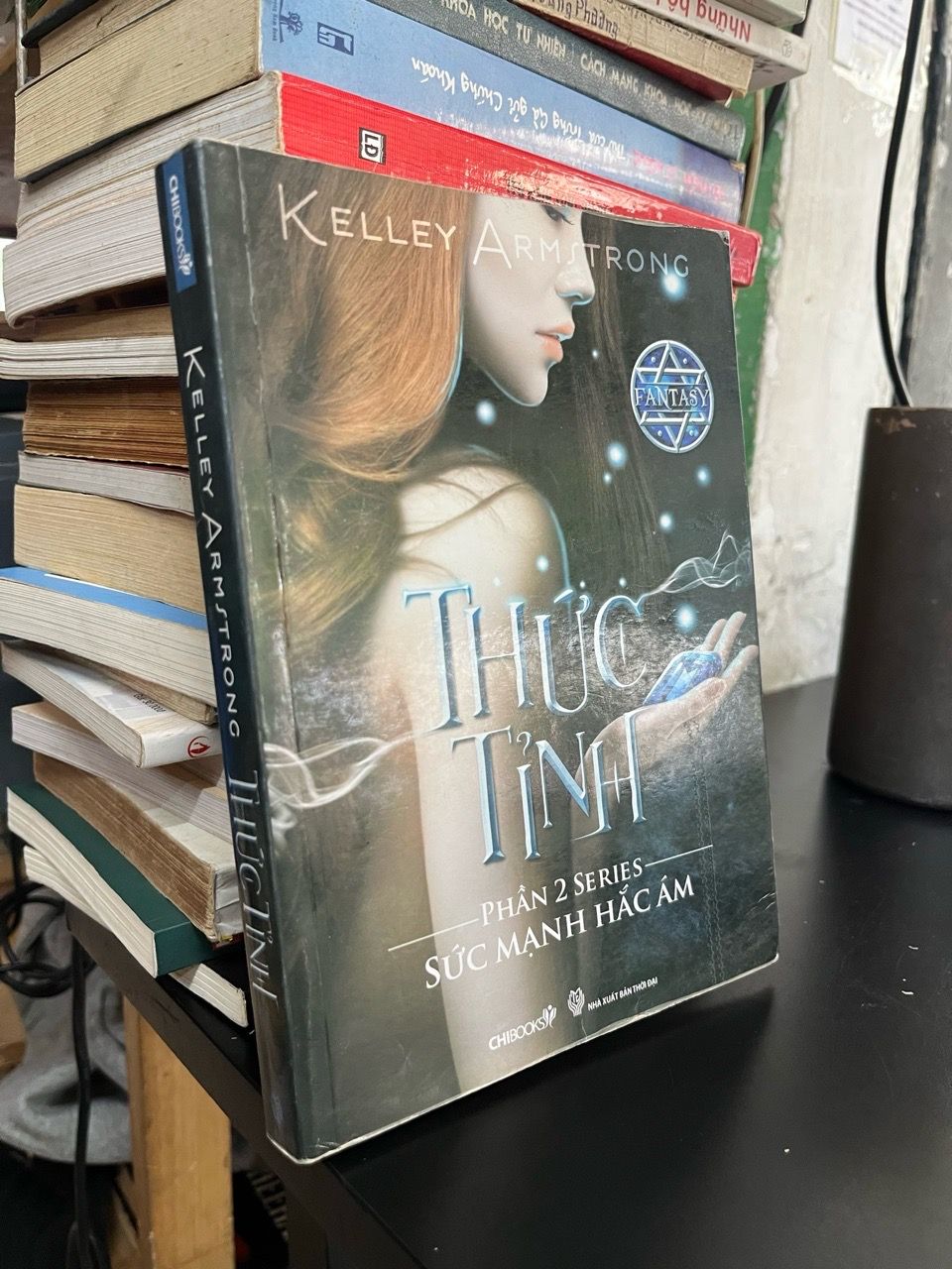 Thức tỉnh - Kelly Armstrong – Momo Bookstore