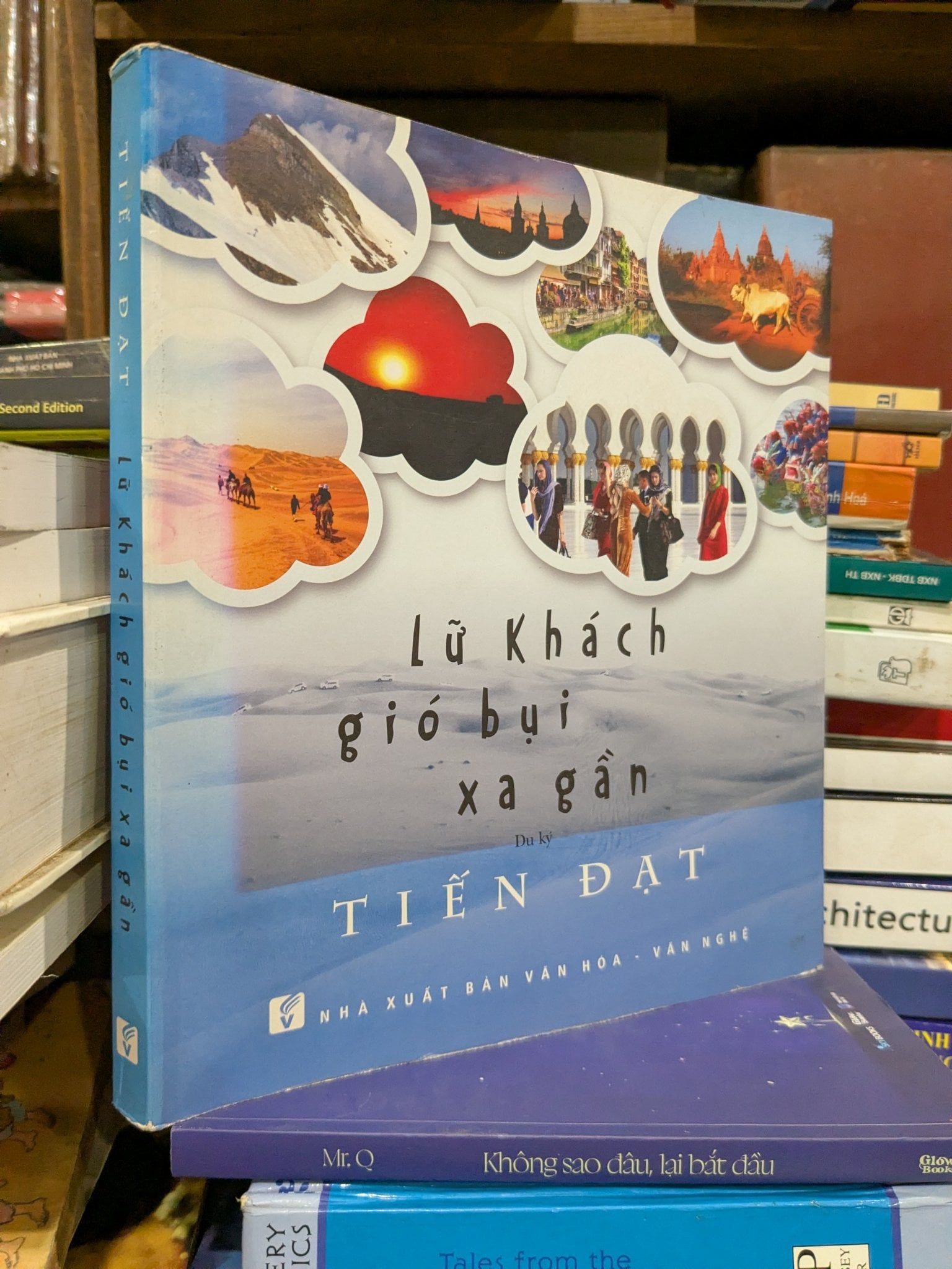 Lữ Khách gió bụi xa gần - Tiến Đạt – Momo Bookstore