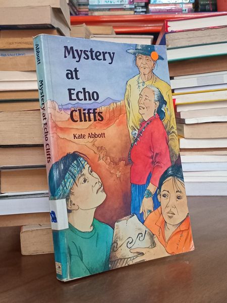 Mystery at Echo Cliffs - Kate Abbott – Momo Bookstore