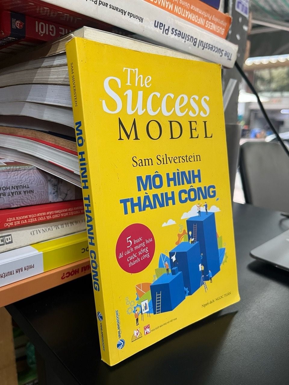 Mô hình thành công - Sam Silverstein – Momo Bookstore
