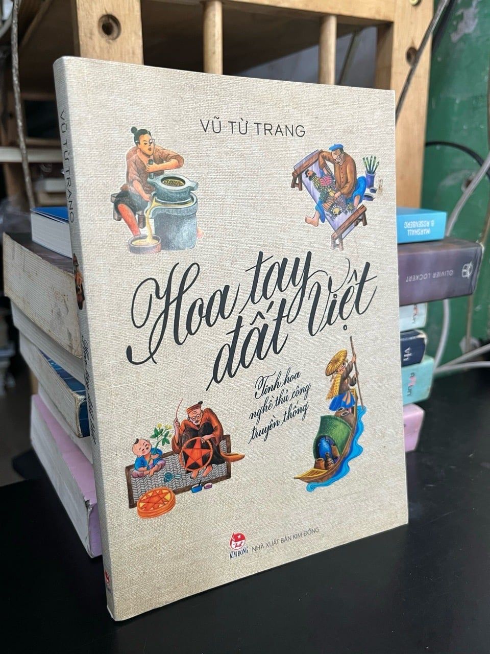 Hoa tay đất Việt - Vũ Từ Trang – Momo Bookstore