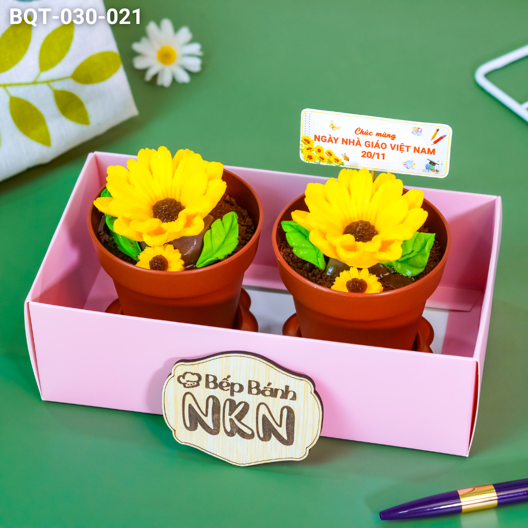 Hộp Bánh Quà Tặng 20/11 2 Chậu Hoa Hướng Dương Kèm Xẻng (BQT-030-021) – Bếp bánh NKN