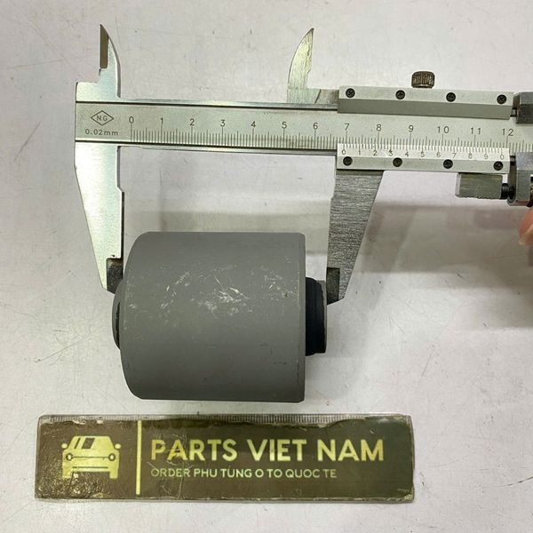 Cao su thanh giằng sau trên trái và phải Toyota Land Cruiser J200 ...